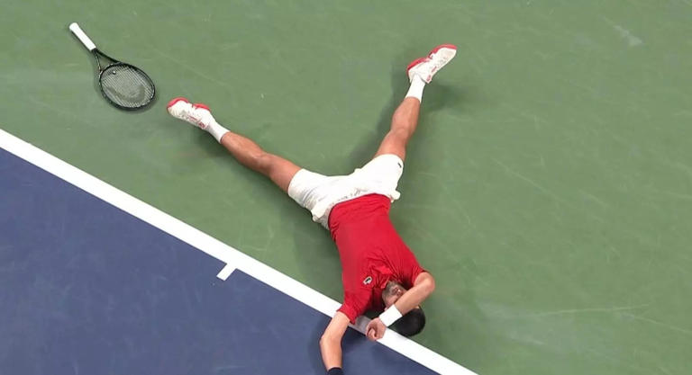 Novak Djokovic collapses and vomits mid-Match at Shanghai Masters ...