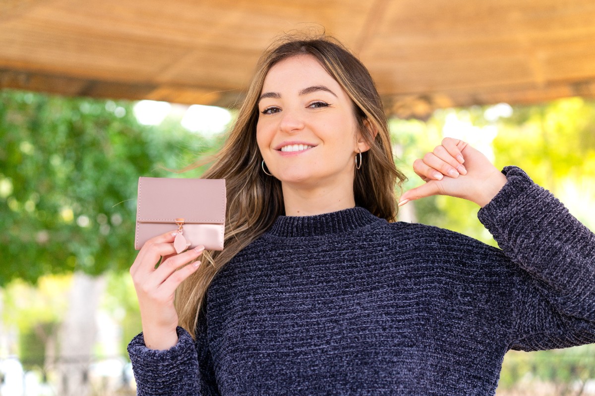 12 Random Things People Keep in Their Wallets for No Reason