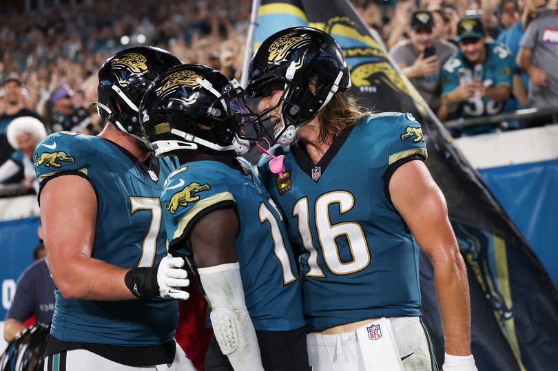 Trevor Lawrence praises 'special' Travis Hunter as quarterback shows ...