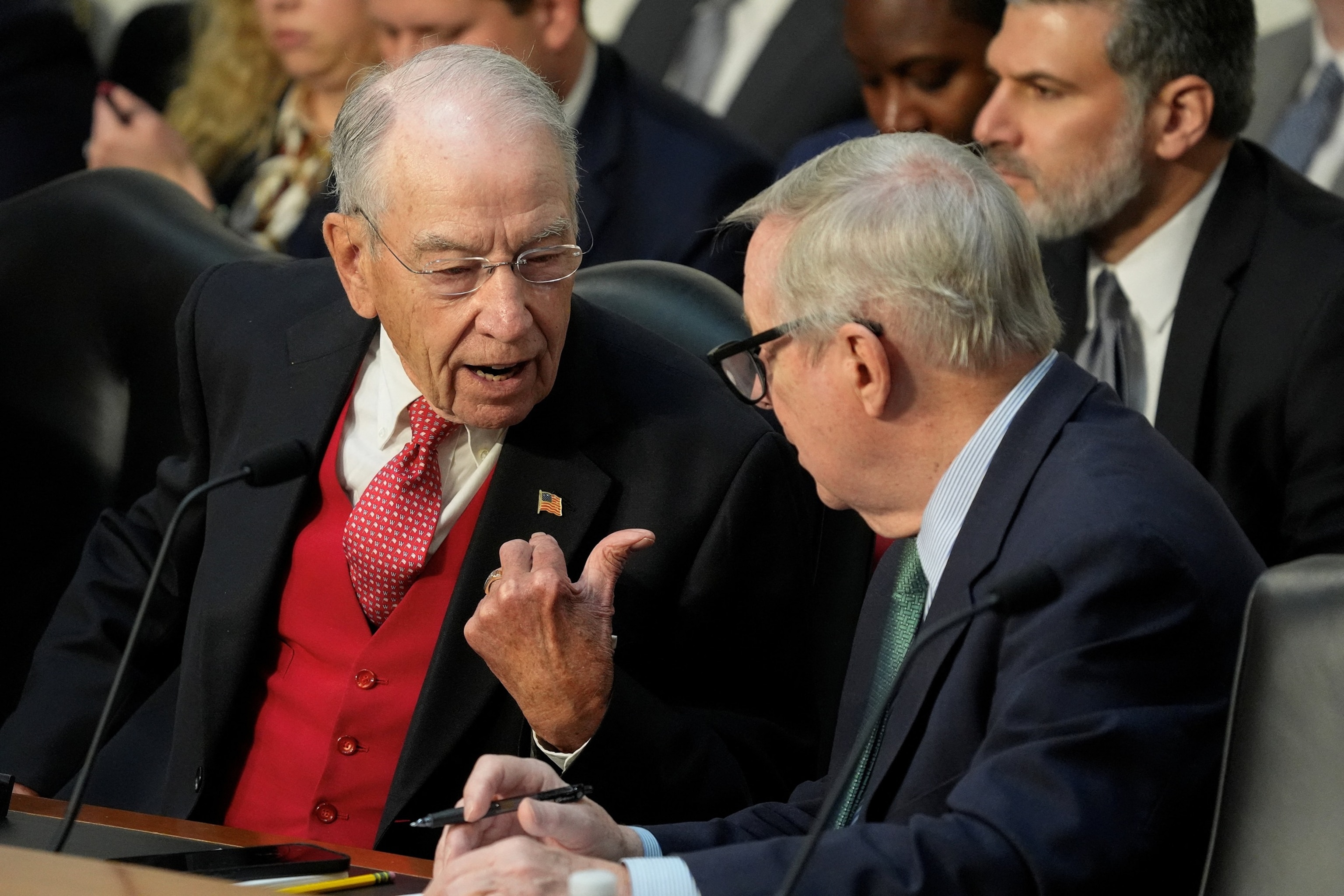 Bondi rips Democratic senators, dodges questions on 'weaponization' in ...