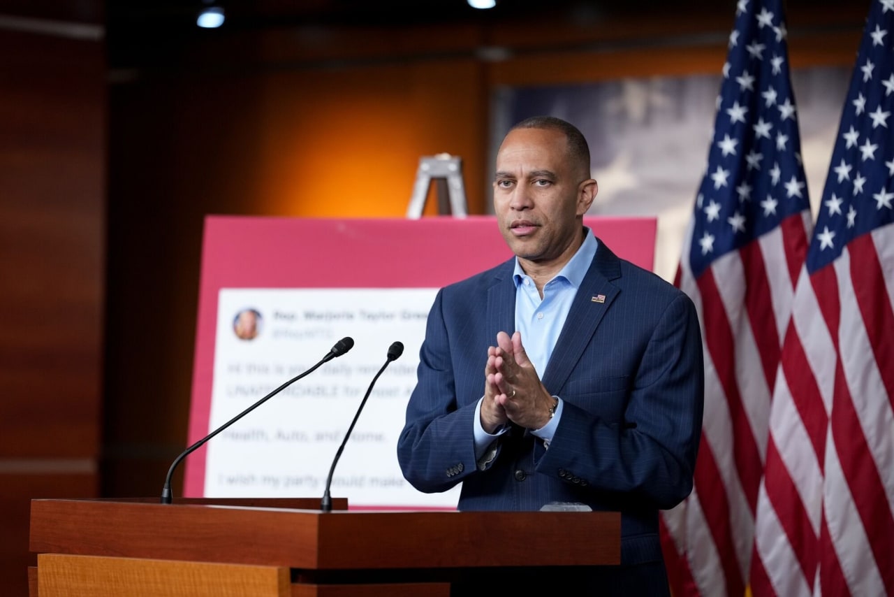 White House Says Federal Workers’ Back Pay During Shutdown Isn’t Guaranteed