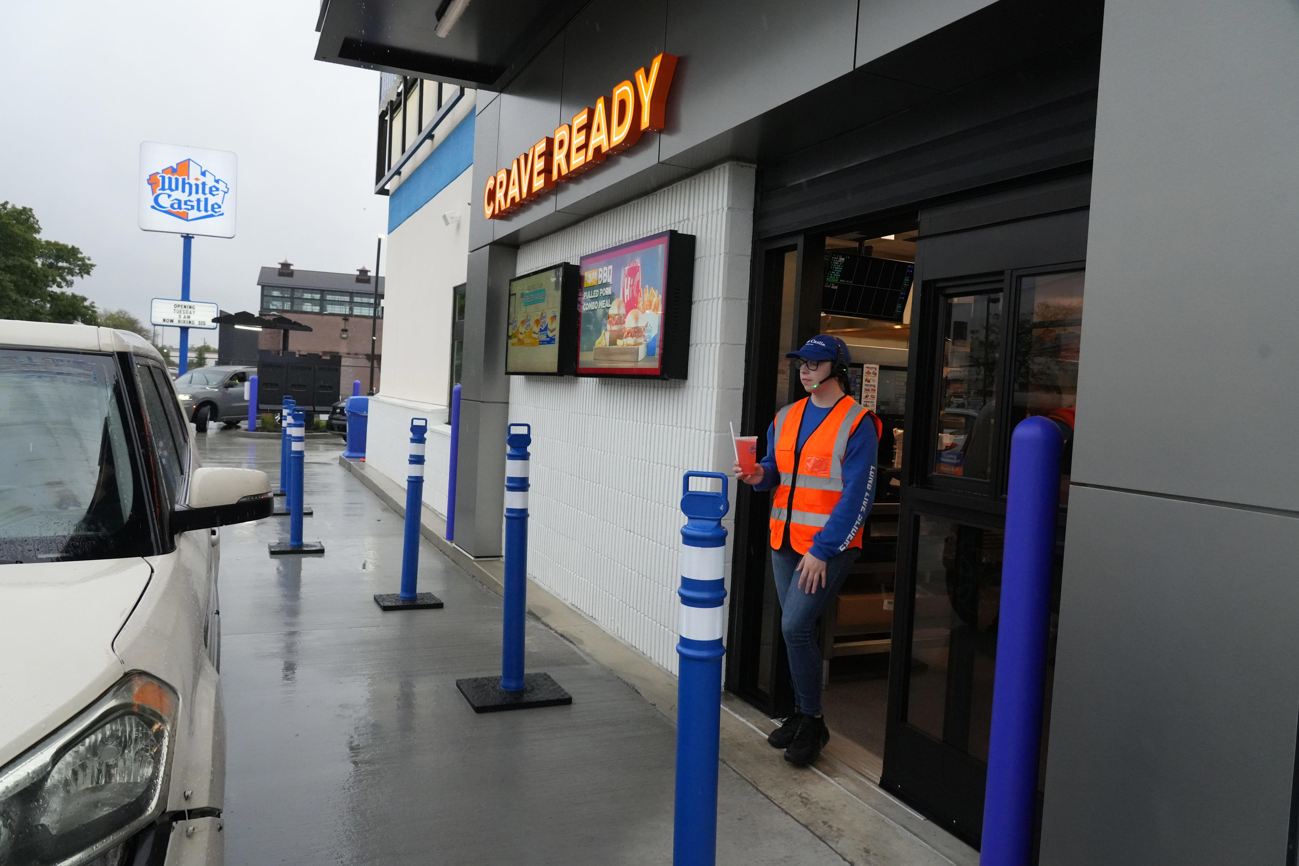 White Castle unveils updated look, new technology at rebuilt Columbus ...