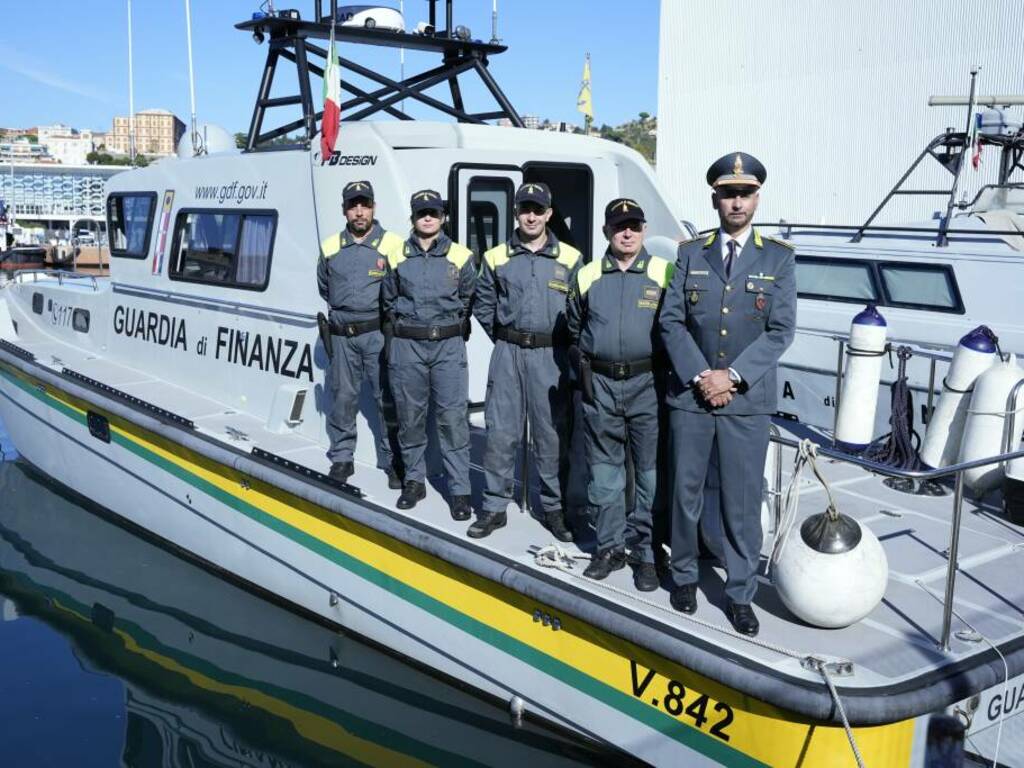 Passaggio di consegne alla Sezione Operativa Navale della GdF di Savona ...
