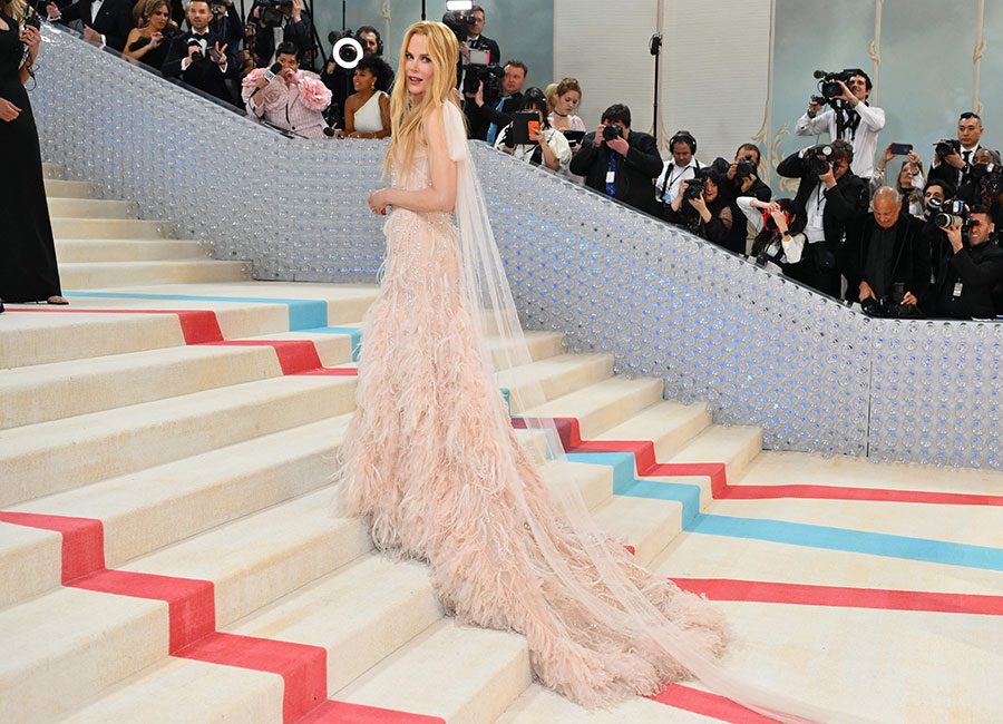 Nicole Kidman debuts 'breakup bangs' for Chanel at Paris Fashion Week