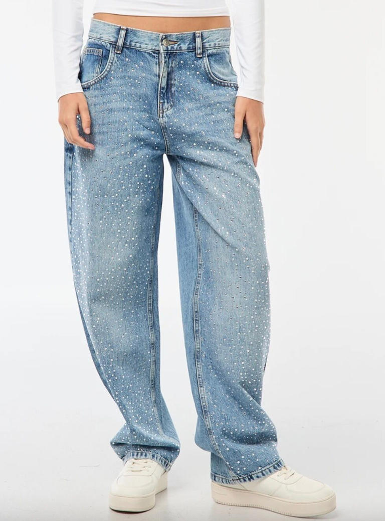 Lorie adopte le jean le plus convoité pour le 1er concert de sa tournée ...