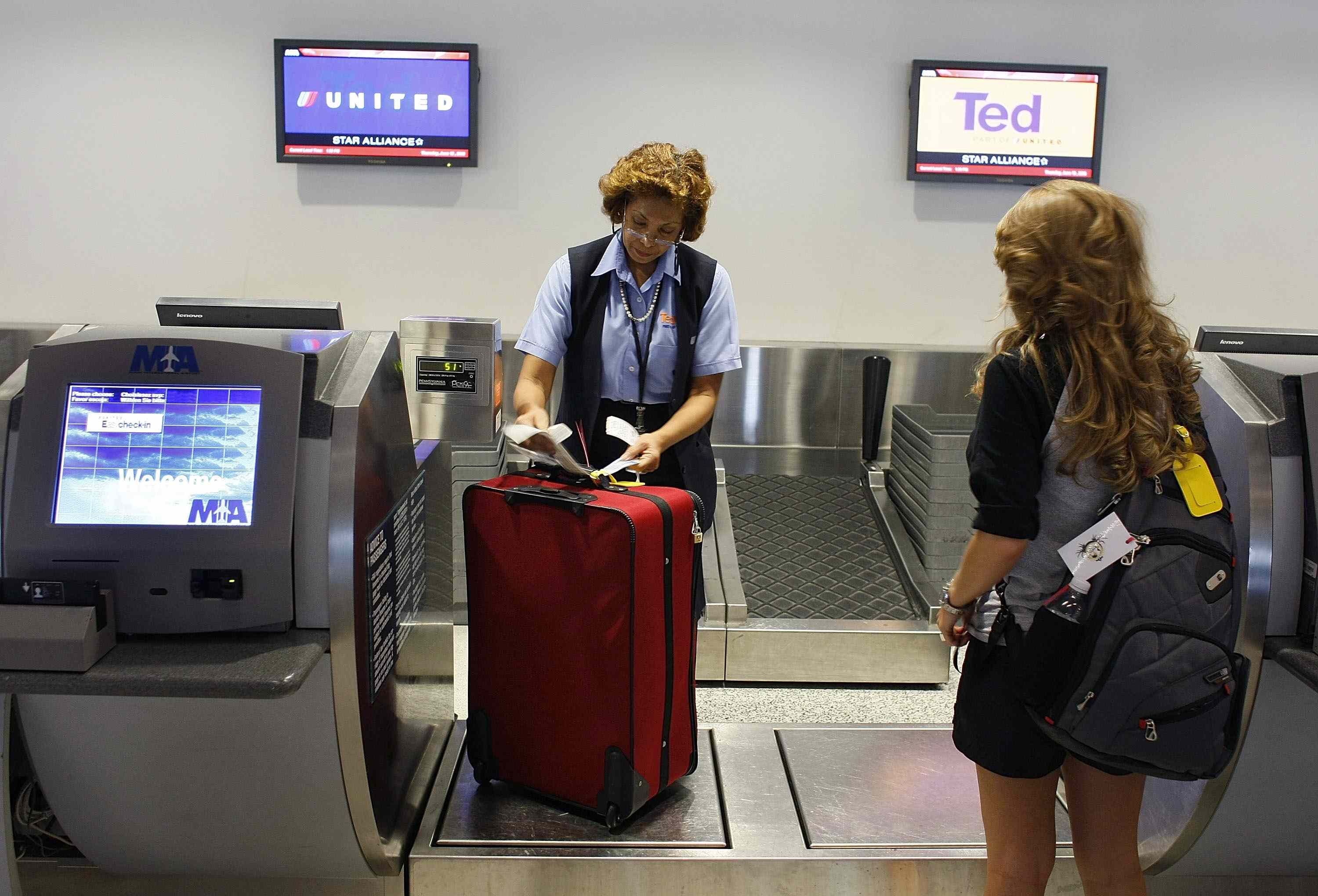 Airline Fees That Could Cost You $100 or More: How to Avoid Them