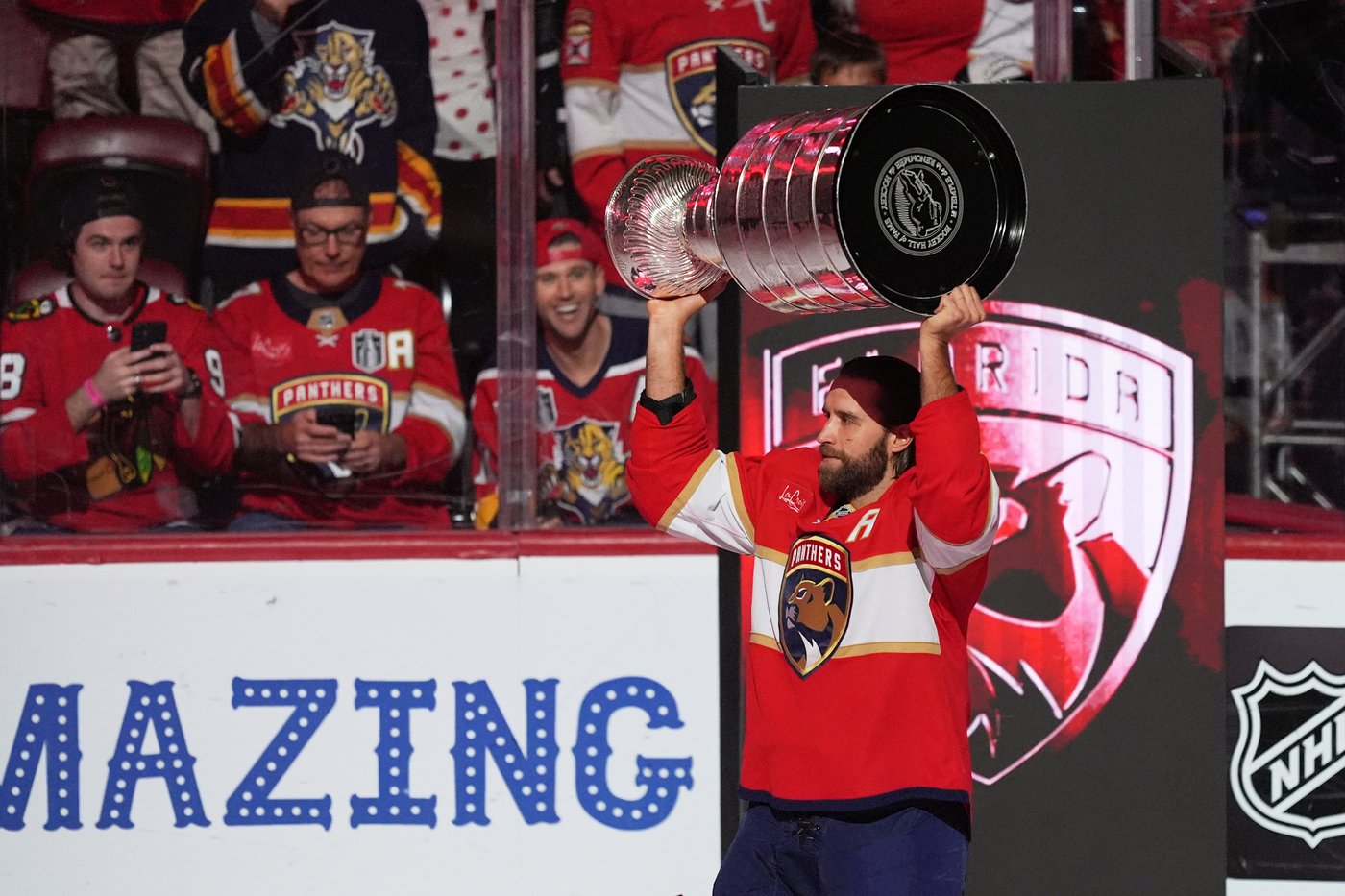 Panthers celebrate Stanley Cup win with banner ceremony, eye historic ...