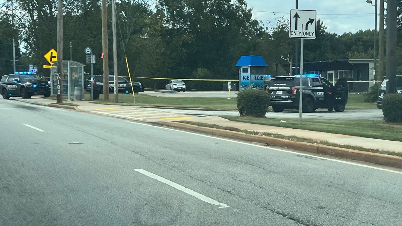 Two injured in Redan Road shooting, police on the scene