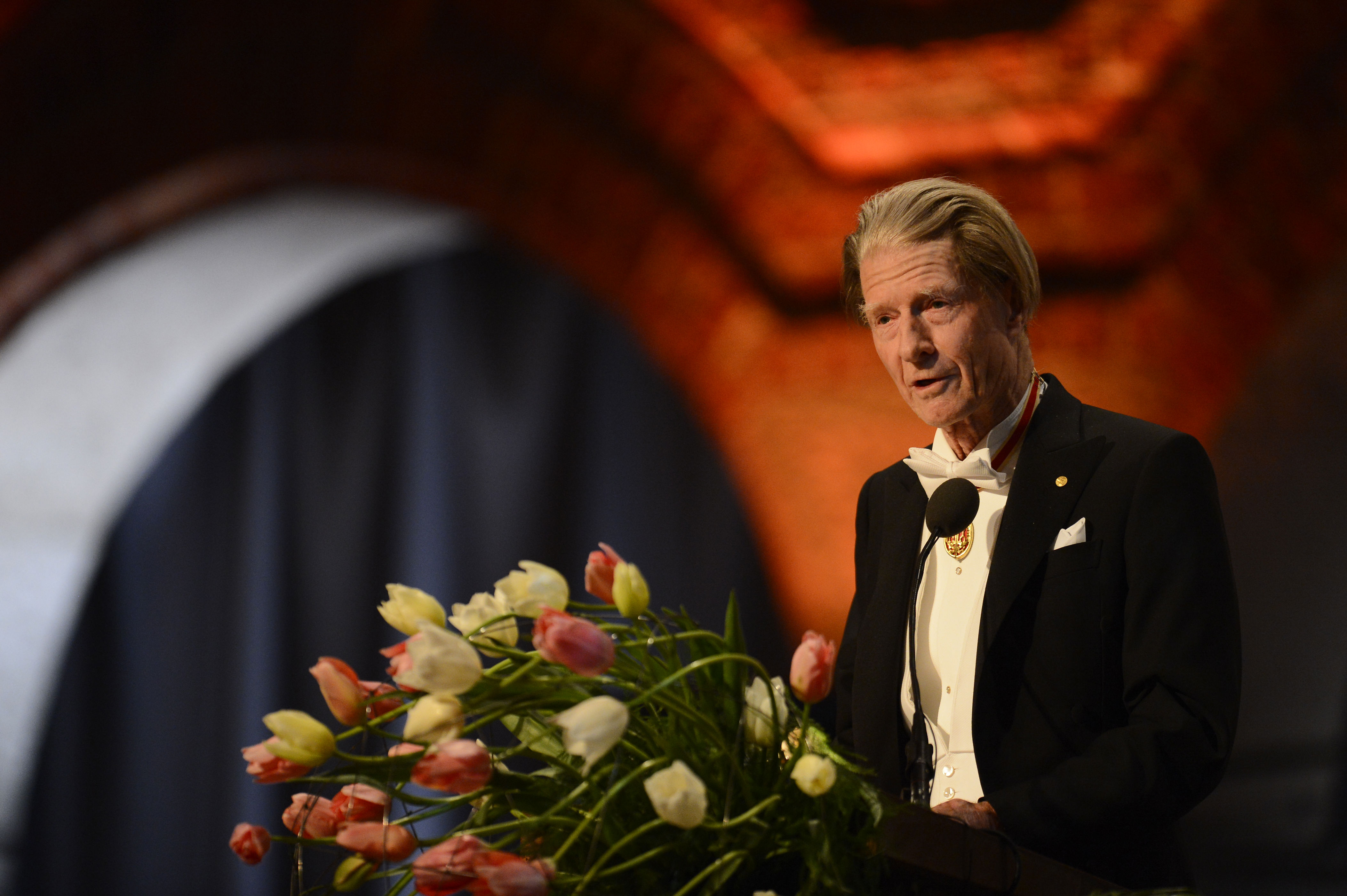 John Gurdon, Nobel laureate who laid groundwork for cloning, dies at 92