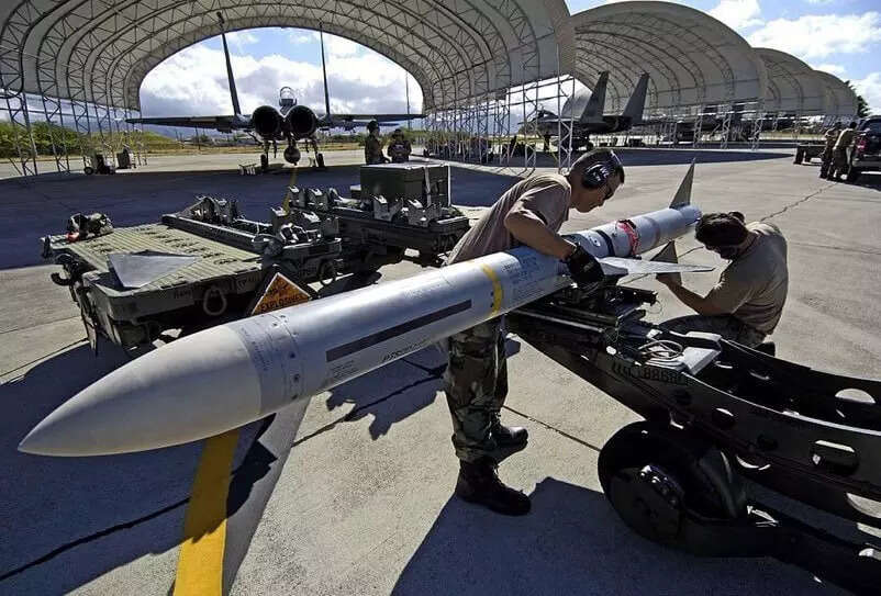 How will Pakistan pay for AIM-120 AMRAAM US missiles? Explaining the ...