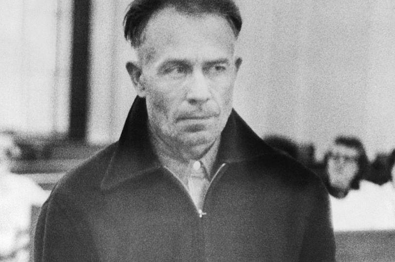 Inside Ed Gein's house - skin suit, skull bowls, torso corset and human ...