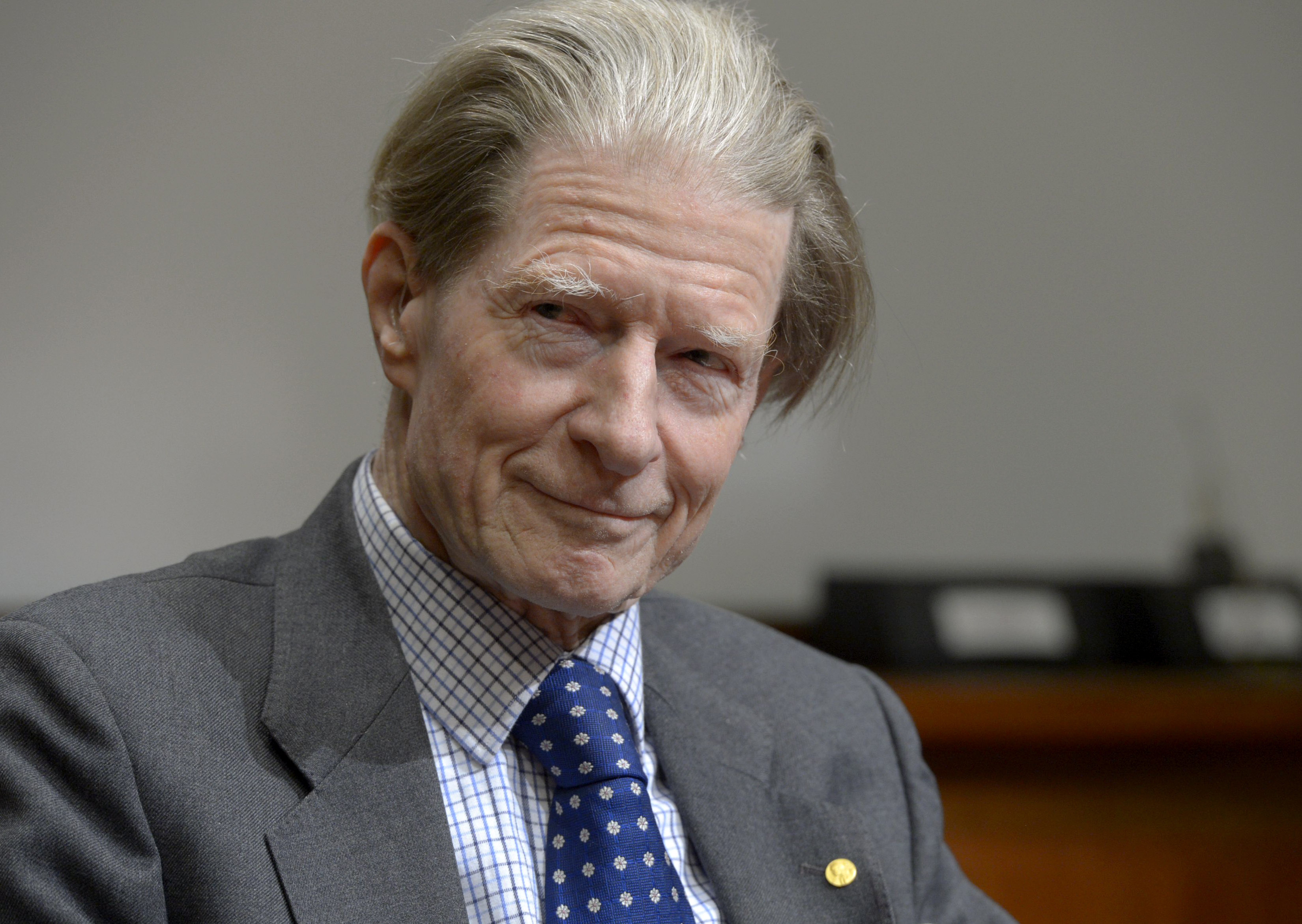 John Gurdon, Nobel laureate who laid groundwork for cloning, dies at 92
