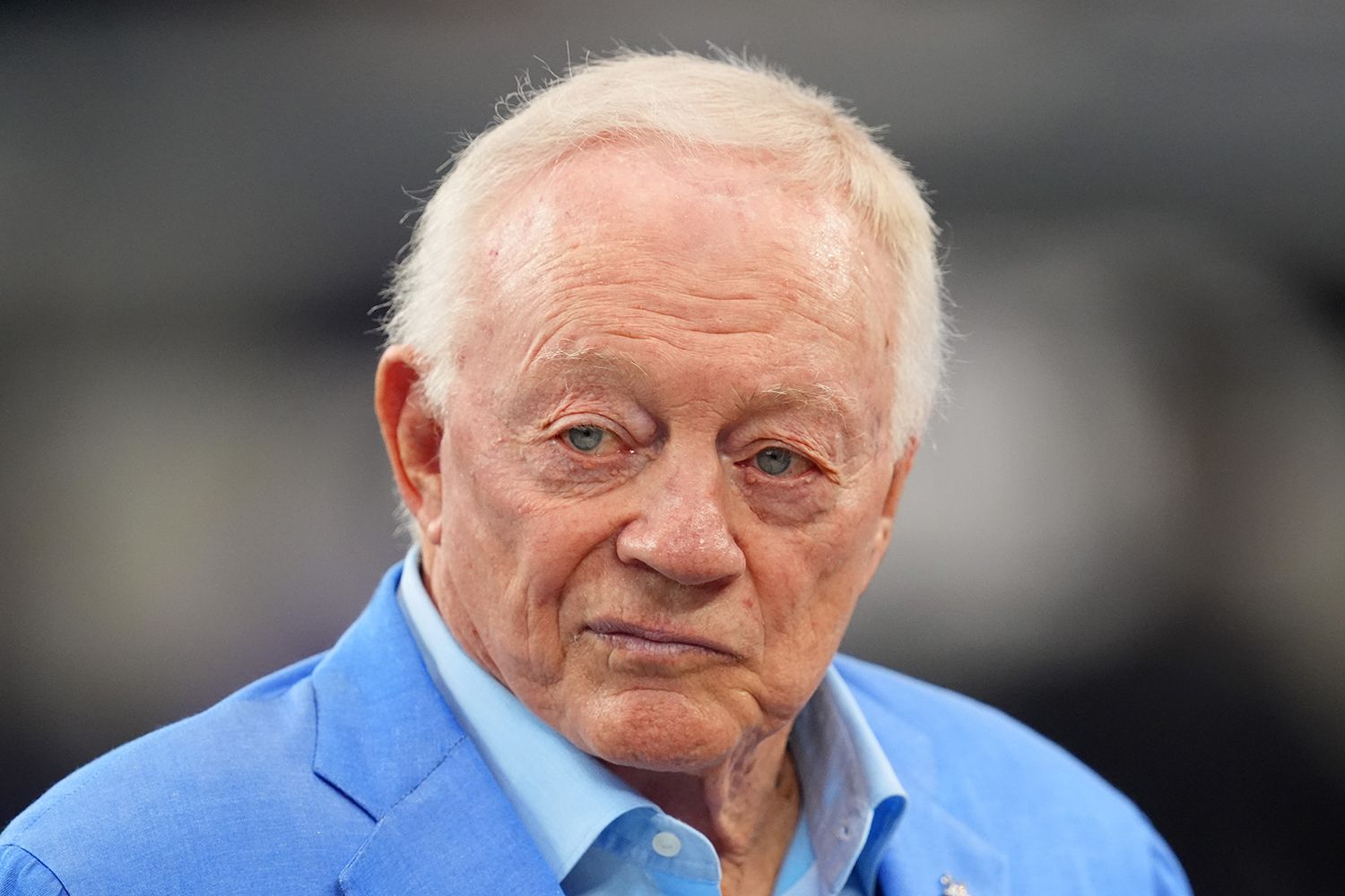 Jerry Jones Fined $250K for Giving the Middle Finger to Fans at the End ...