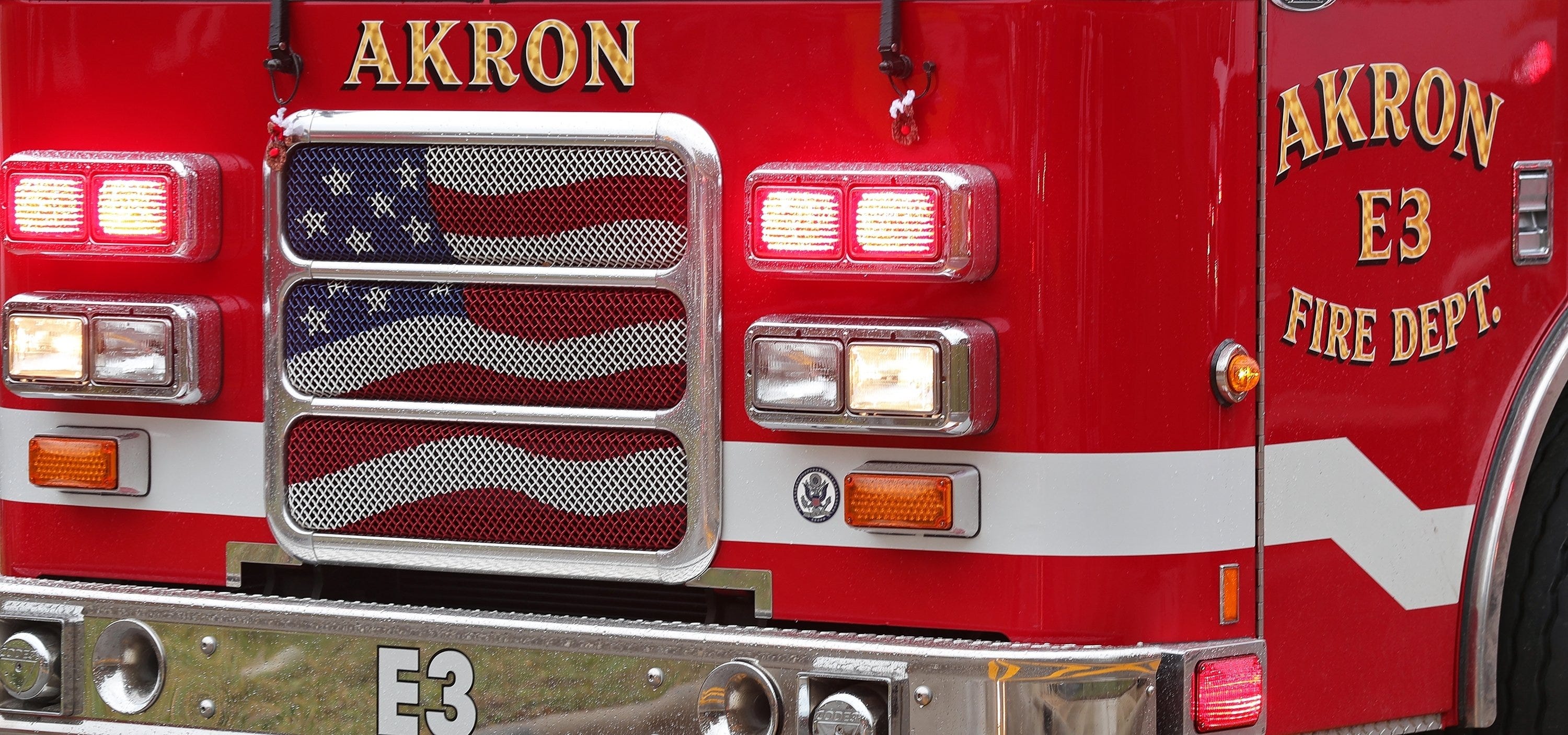 Akron fire leaves 1 dead along with pets Tuesday morning