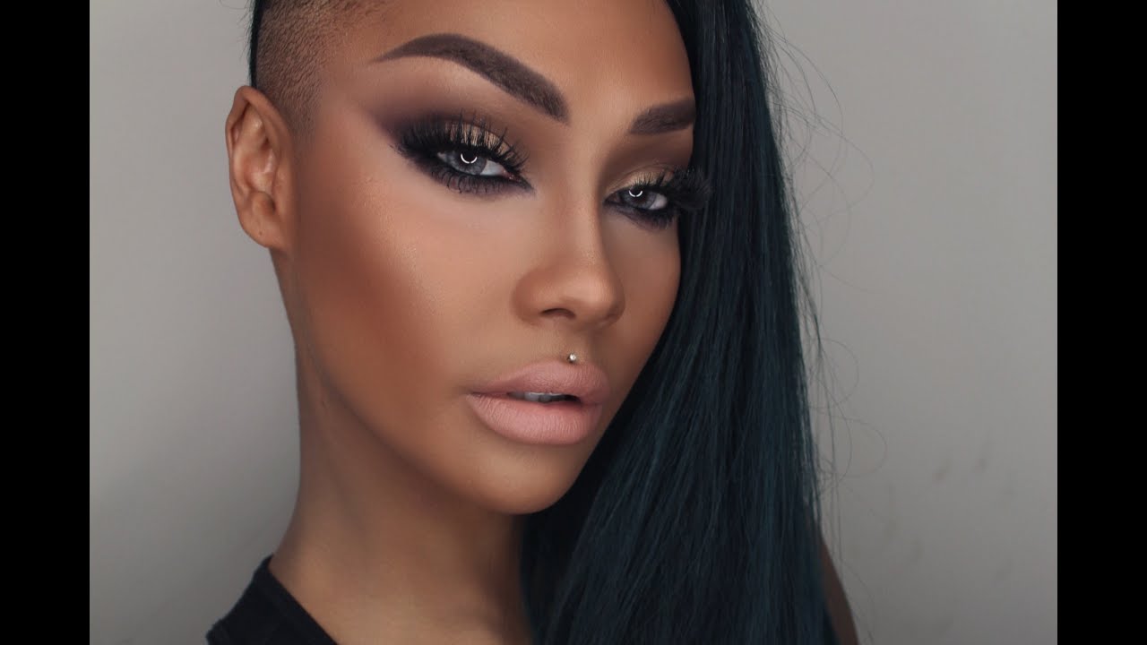 Dark smoky eyes with Urban Decay