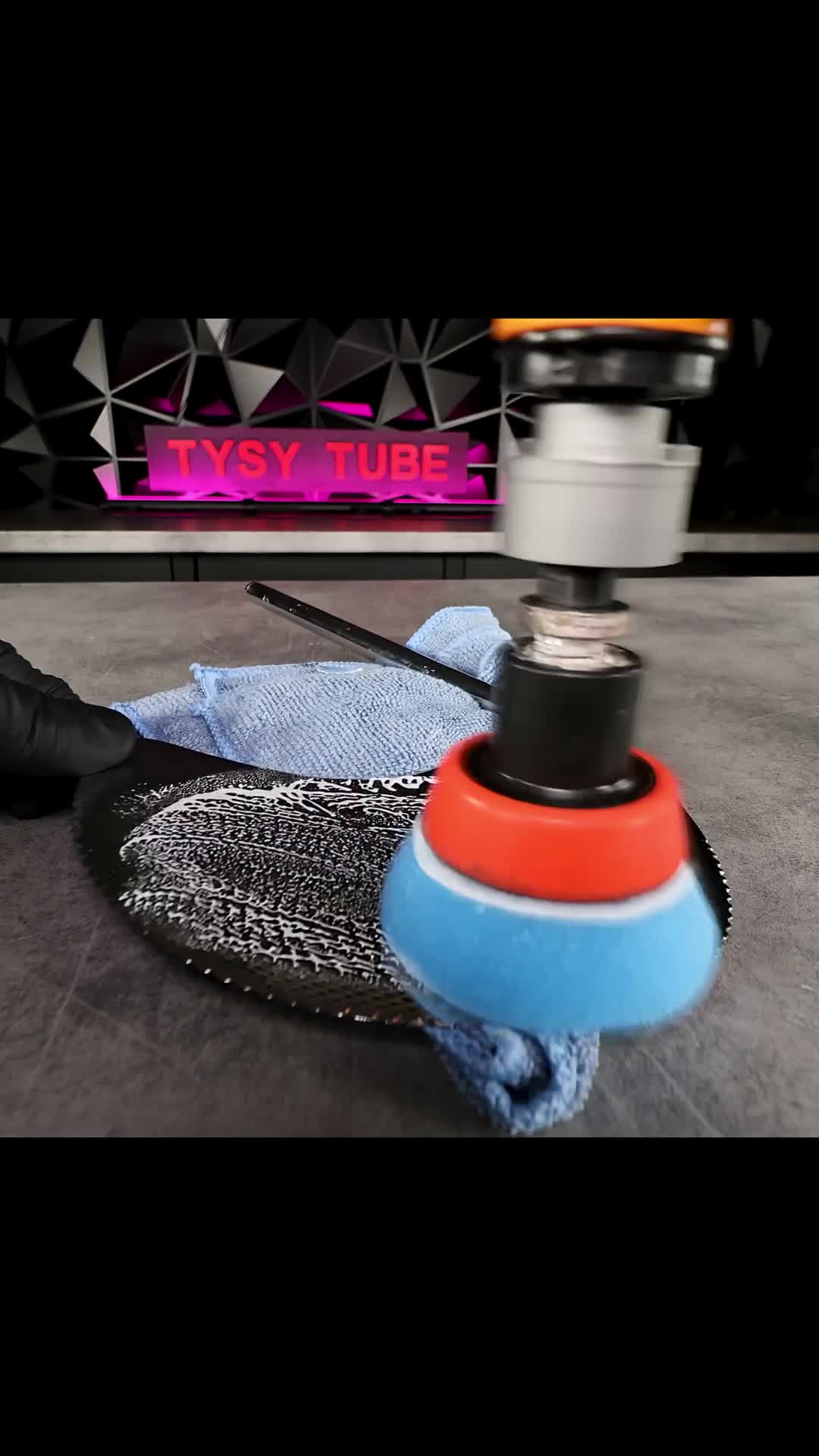 Restoring an extremely rusty guillotine – full transformation