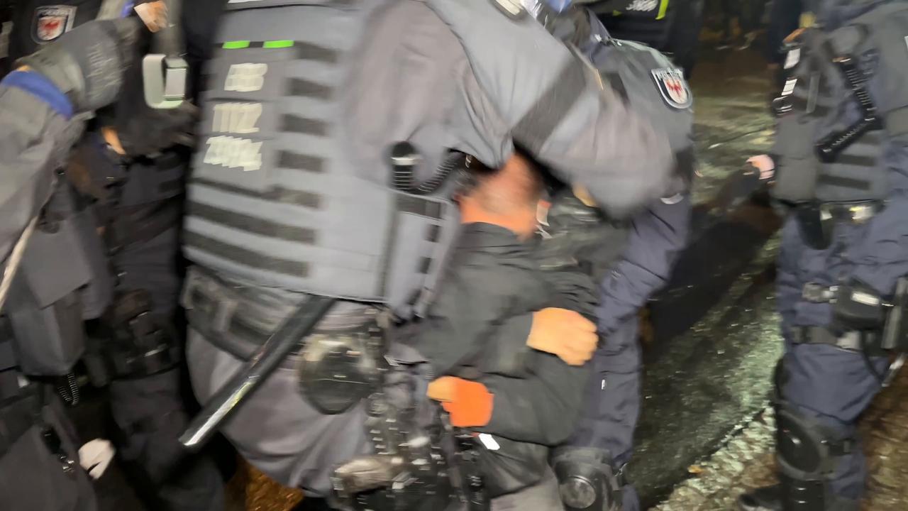 Germany: Police Clash With Banned Pro-Palestinian Protesters in Berlin ...