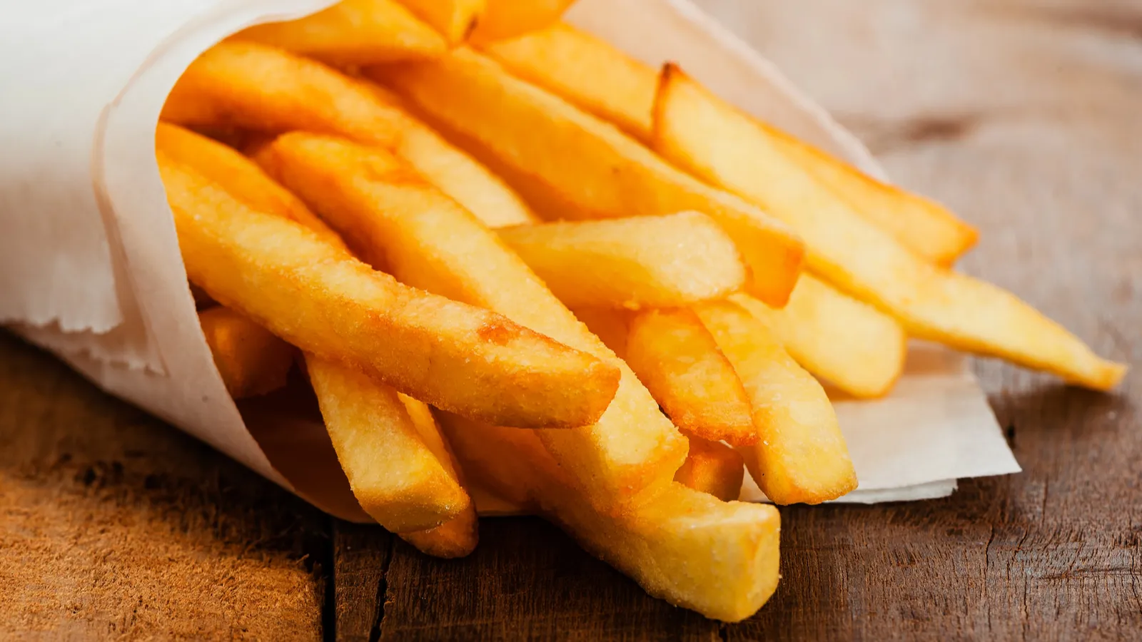 Why French fries always taste better at restaurants (science explains)