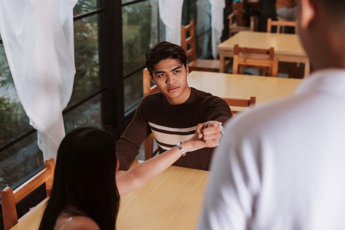 Psychologists Reveal 10 Behaviors Of A Low Quality Man