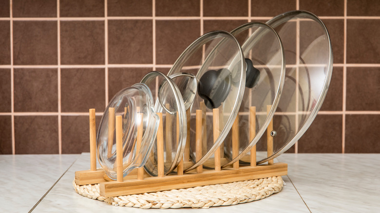 5 Tips For Perfectly Organizing All Your Pot Lids