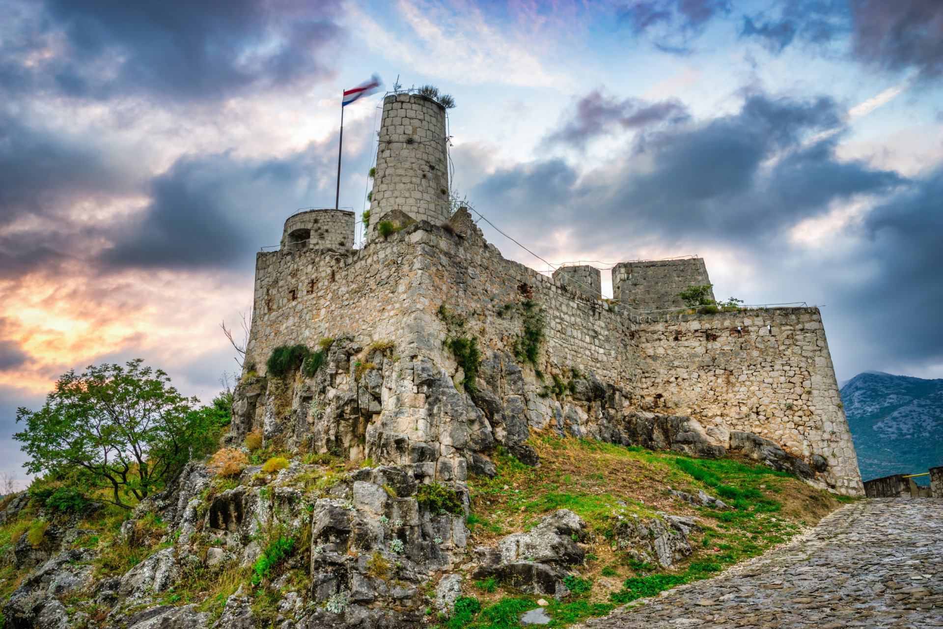 How medieval fortresses were built for war