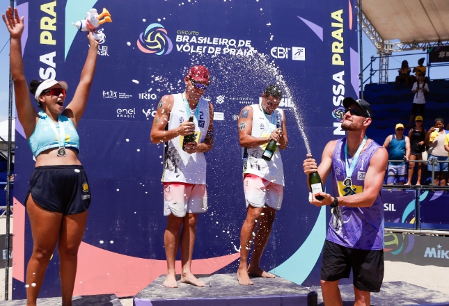 Na despedida de Mamute, Duda/Ana Patrícia e Mateus/Adelmo vencem no Rio
