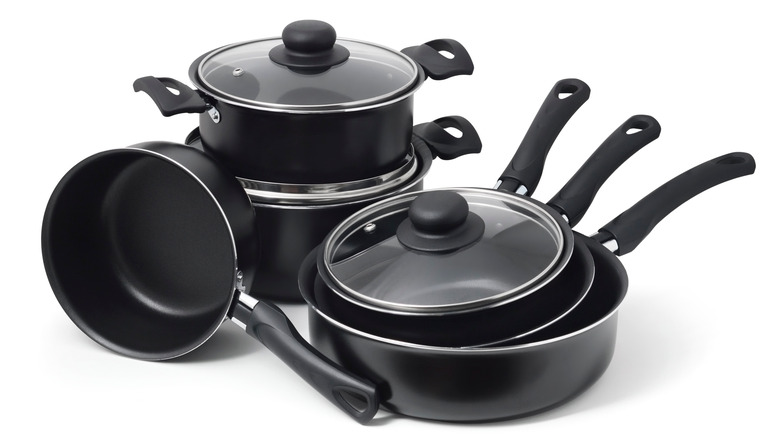 5 Tips For Perfectly Organizing All Your Pot Lids