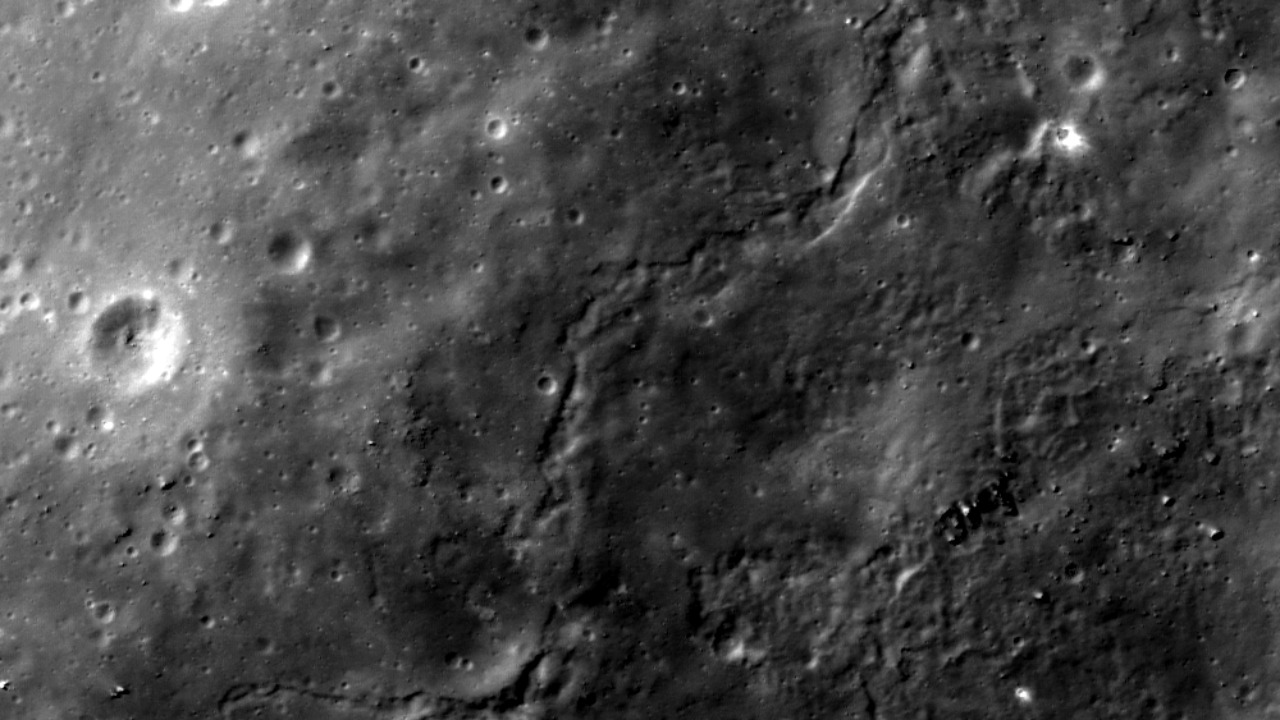 The Moon is cracking, raising seismic risks for space missions
