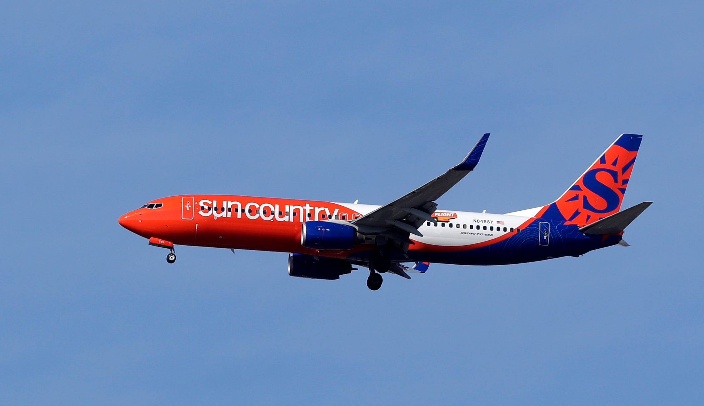 Airport delays likely to continue as shutdown drags on