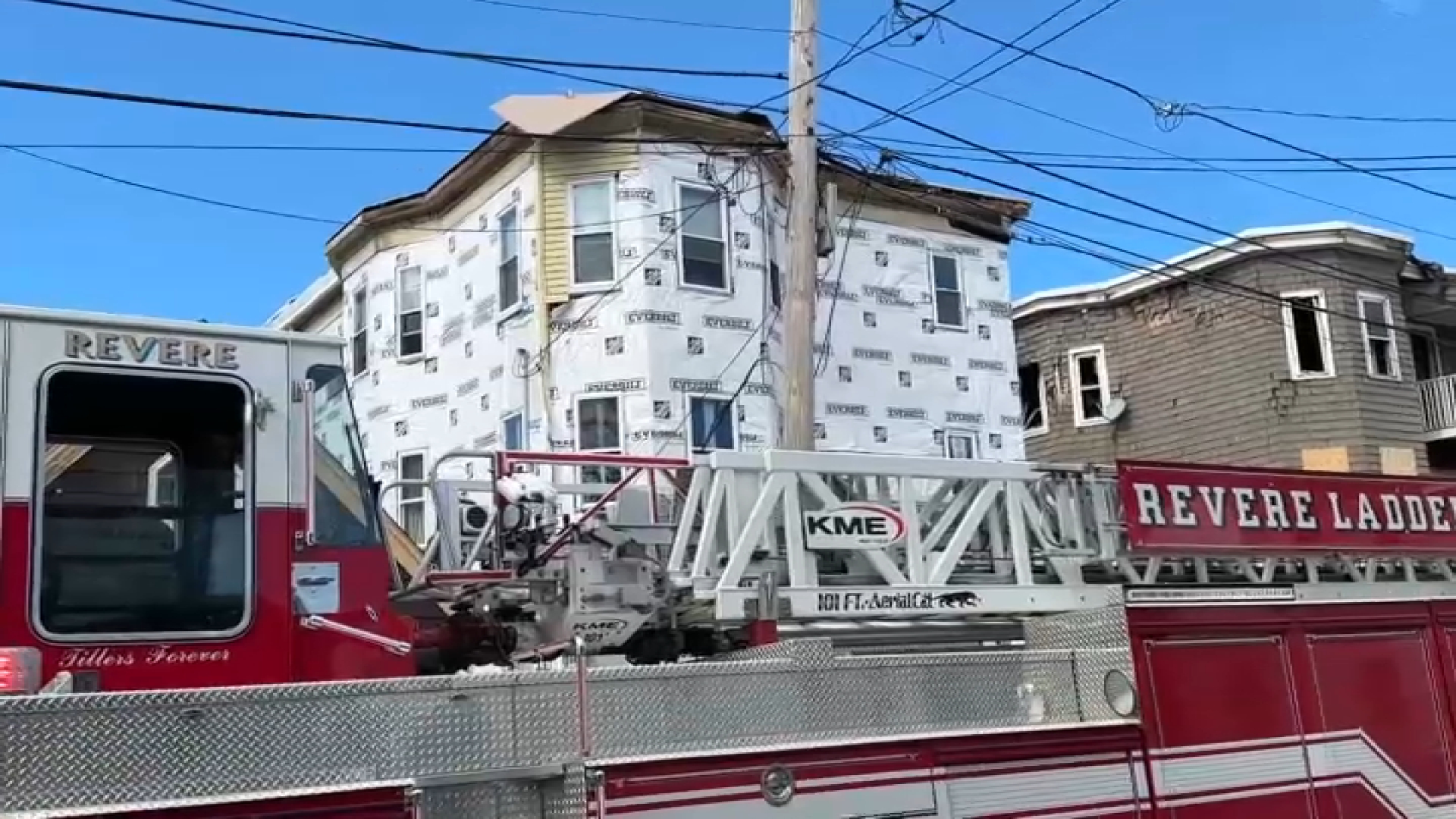 Worker dies in fall from roof in Revere