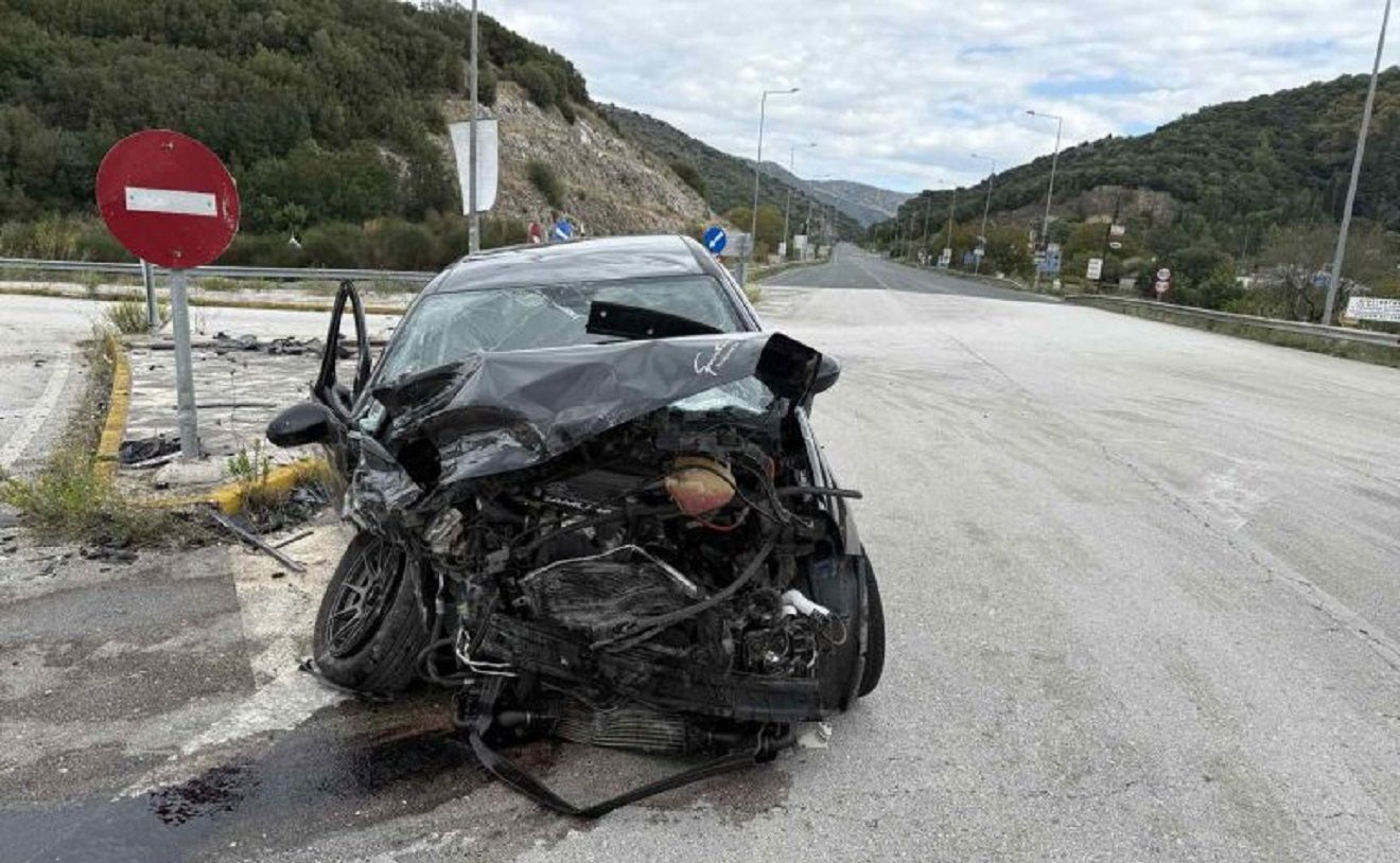 Εγνατία Οδός: Σφοδρή πλαγιομετωπική σύγκρουση ΙΧ - Δύο τραυματίες