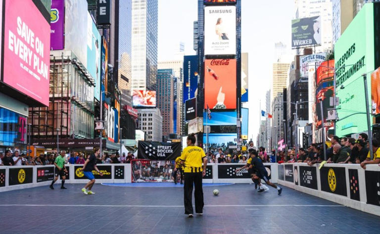 Borussia Dortmund boost US presence with return of Times Square Cup in ...
