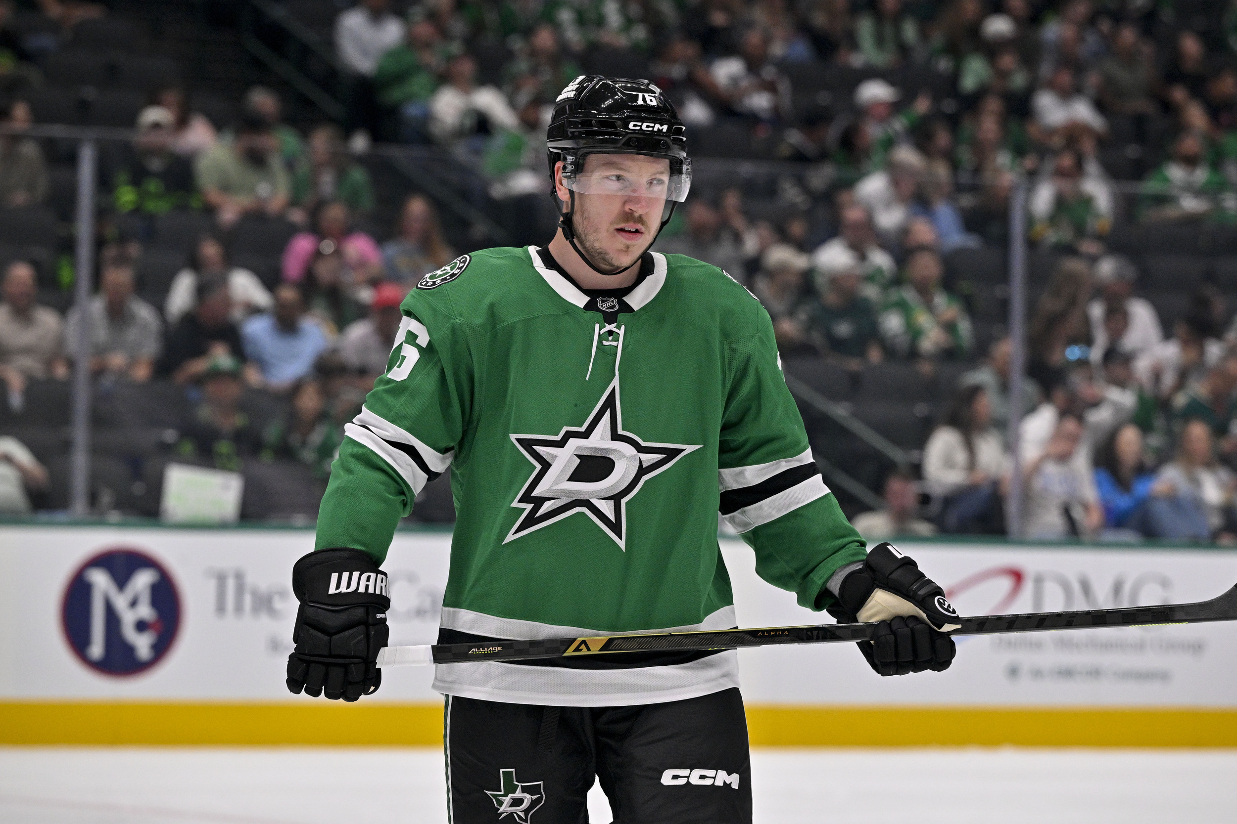 Stars sign Adam Erne to one-year contract