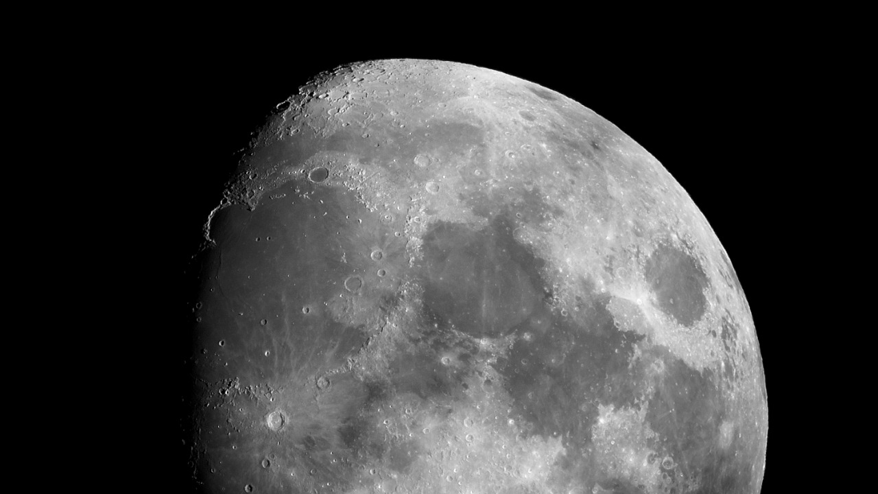 The Moon is cracking, raising seismic risks for space missions