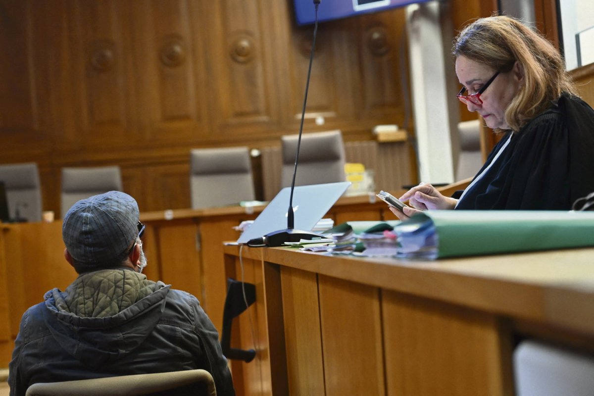 Viols de Mazan : au deuxième jour du procès en appel, Dominique Pelicot ...