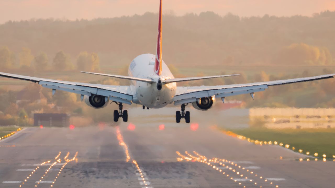 Breaking Point: Government Shutdown Brings U.S. Aviation System to the ...