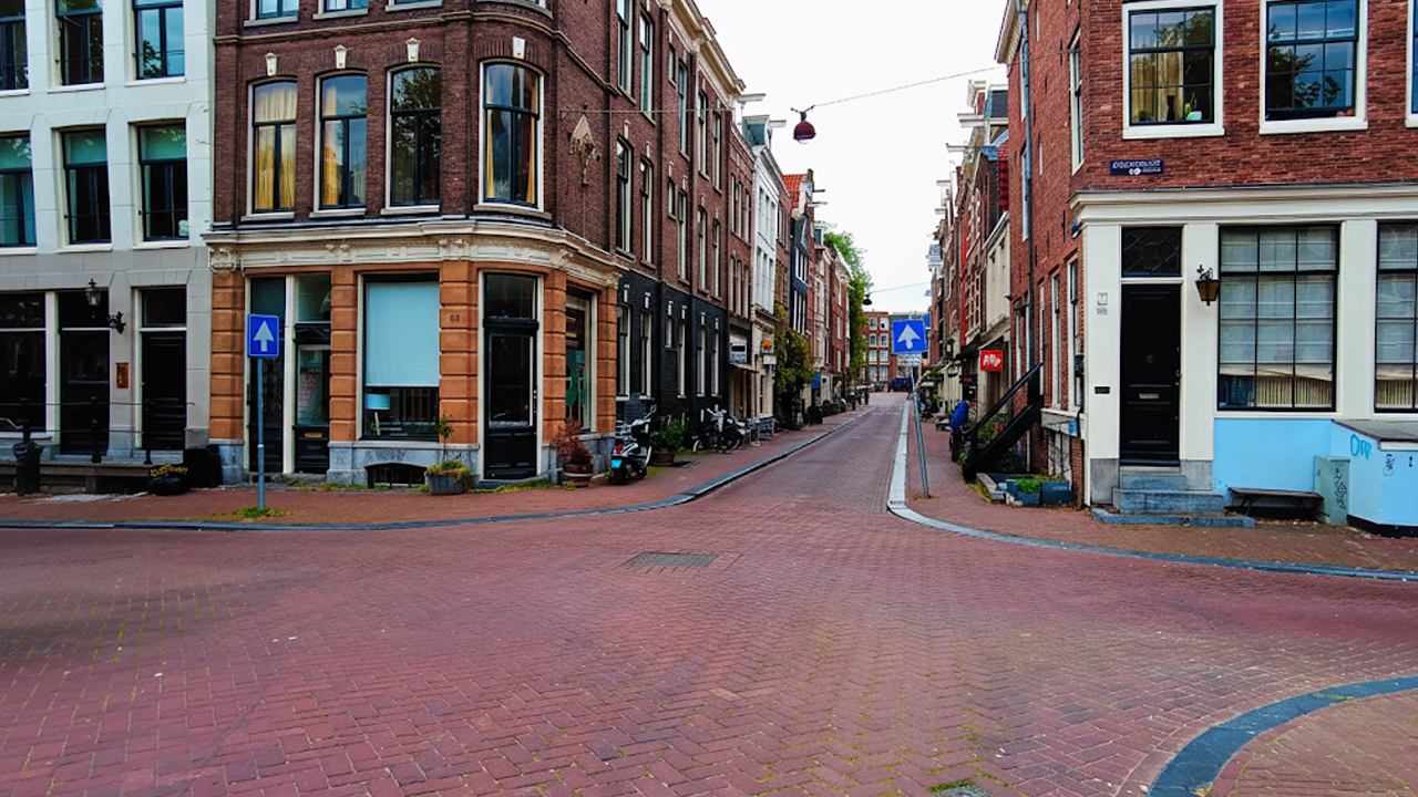Amsterdam Walking Tour – City Streets and Canals Netherlands