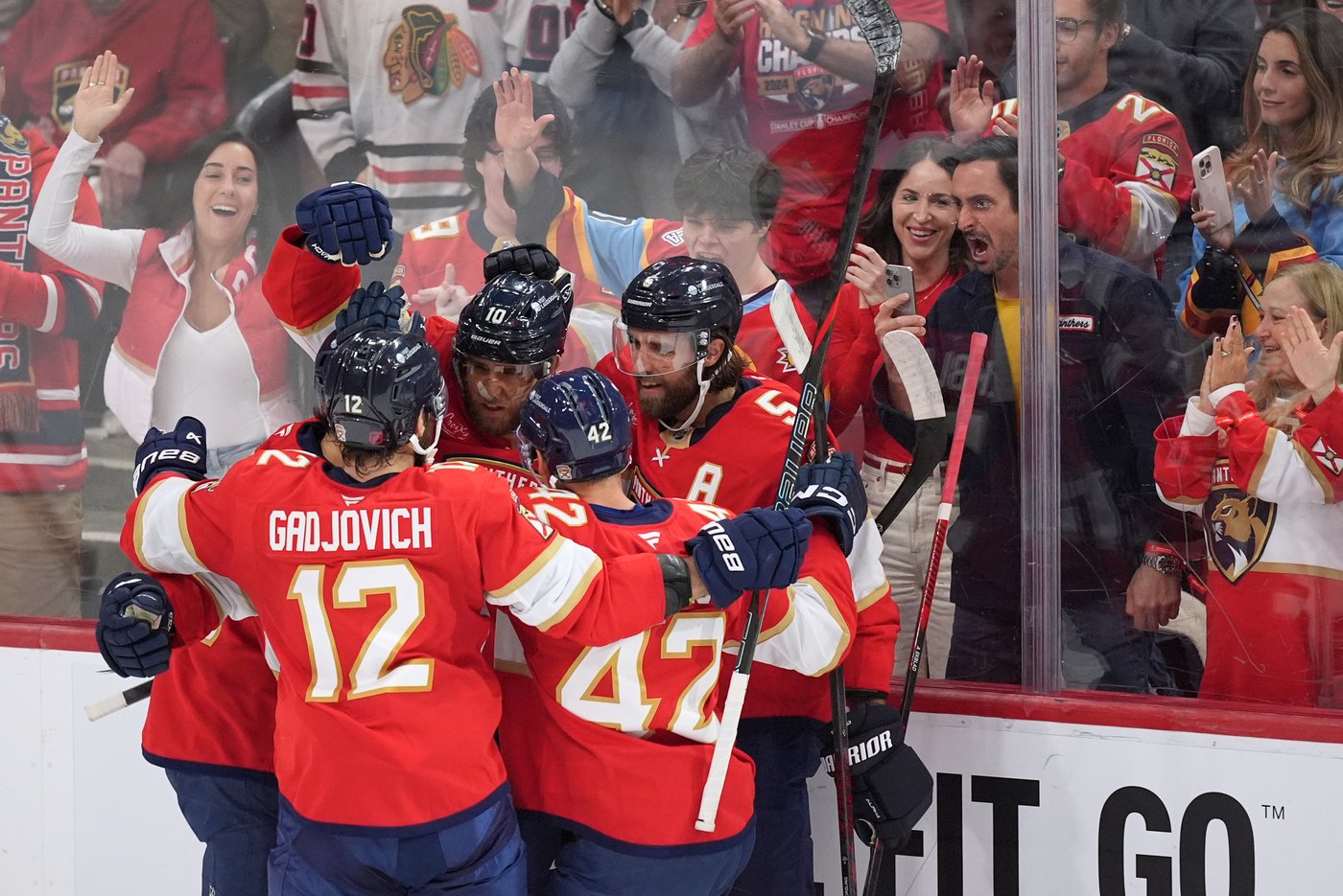 Boqvist marque le but victorieux et les Panthers battent les Blackhawks 3-2