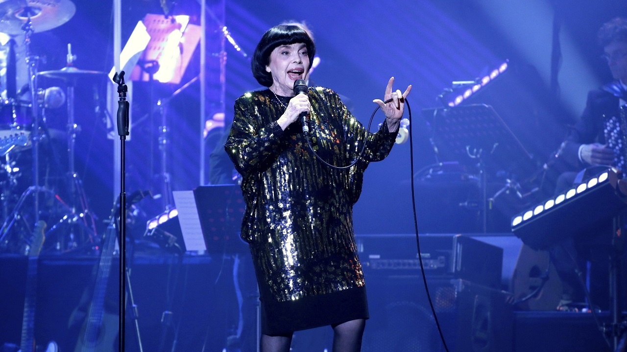 Mireille Mathieu (79 ans) en couple : qui est Patrick Duffy, acteur et ...