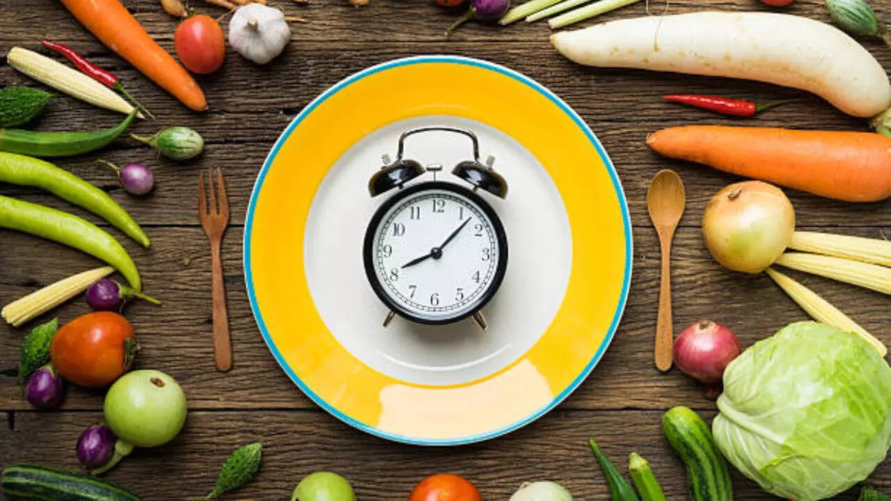 Weight loss: The 'correct' dinner time and food that helps in fat reduction