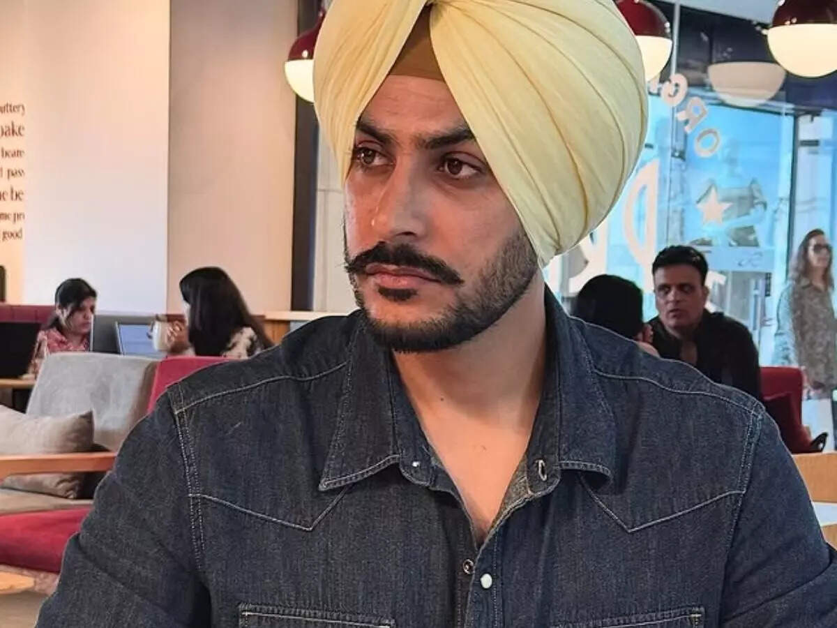 Punjabi singer Rajvir Jawanda dies at 35, days after road accident