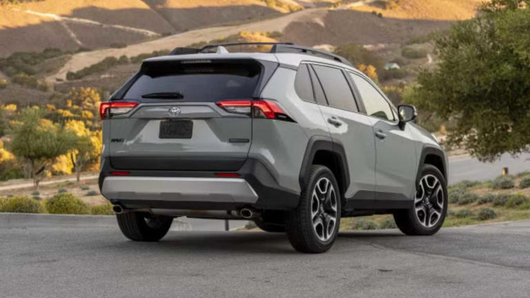 Toyota Exec Claims Mild Hybrids Are Not Really Hybrids: Report