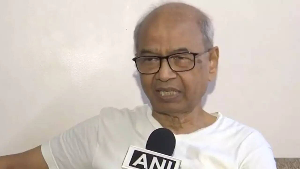 Shoe 'hurling' attempt at CJI: Trouble mounts for Rakesh Kishore ...