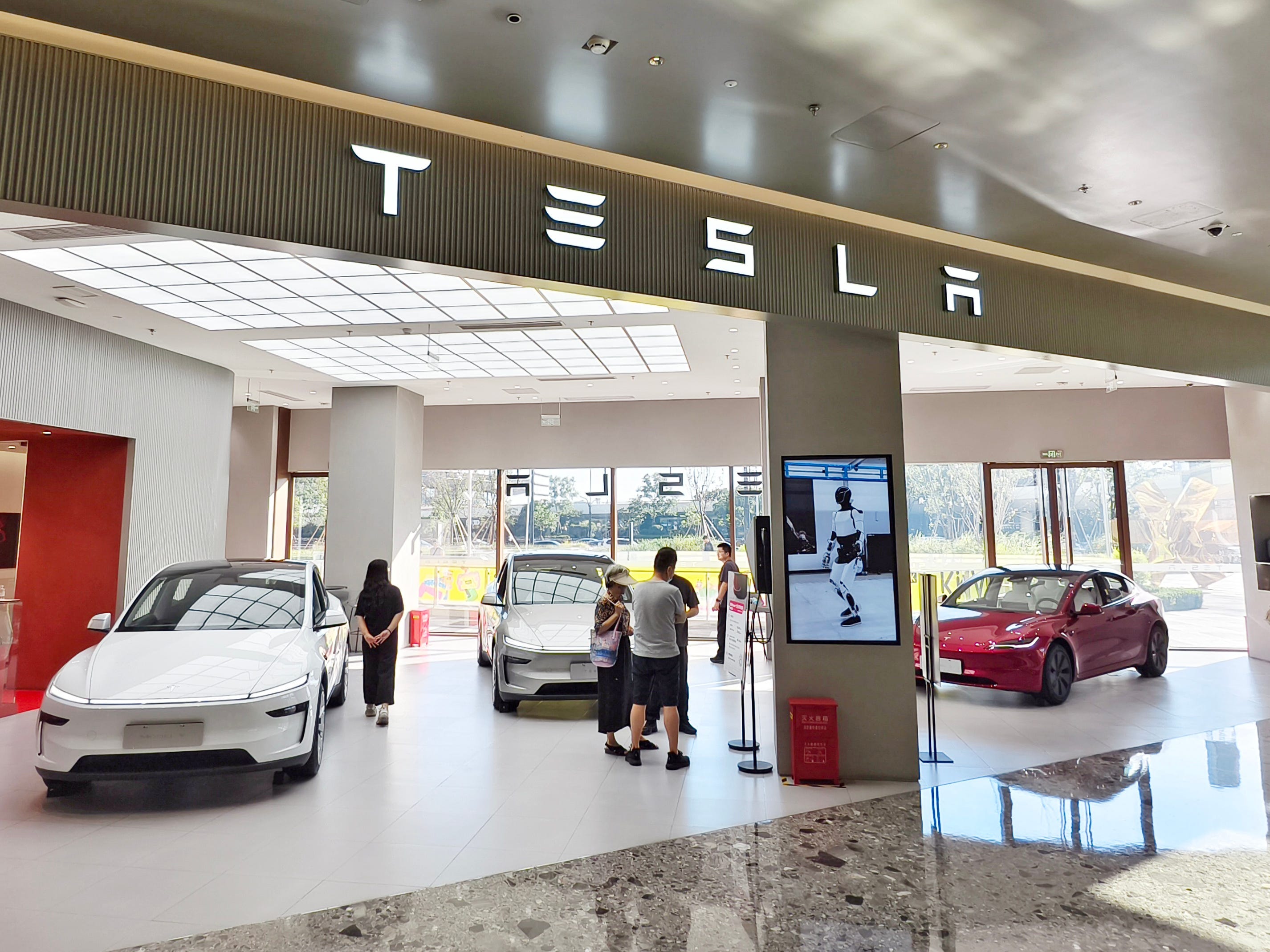 Chinese car fans are weighing in on Elon Musk's new affordable ...