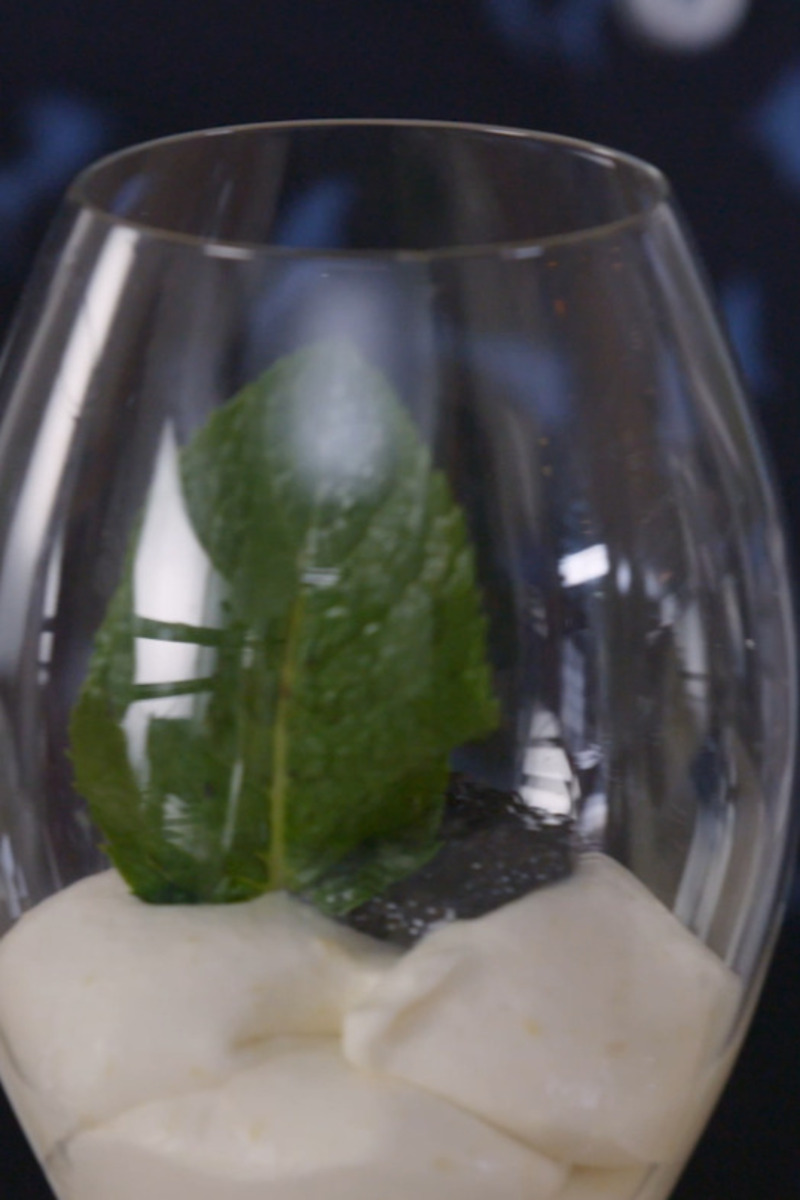 Sabayon rosé au caviar d'esturgeon et à la menthe