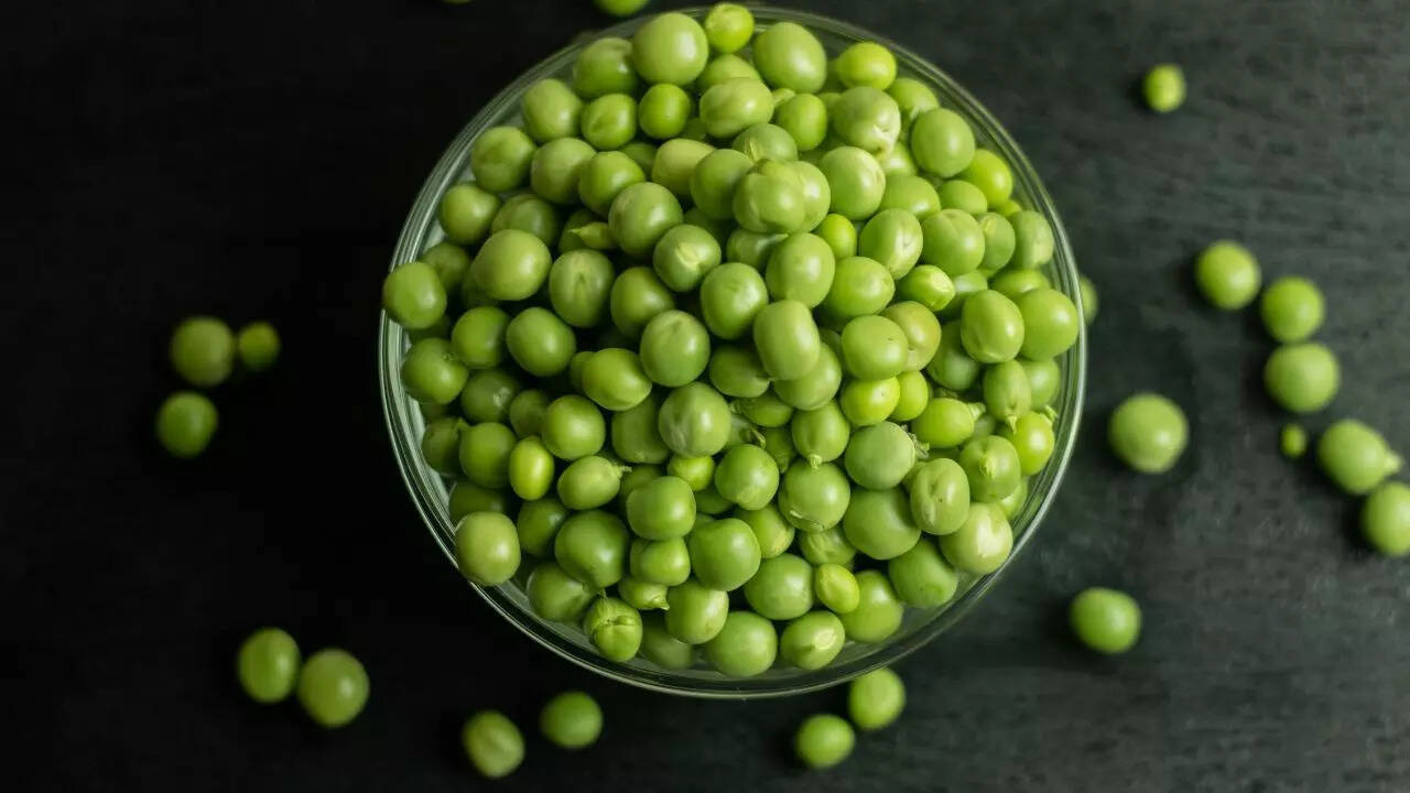 Peas may not be for everyone: Risks for the kidneys, gout, allergy, and ...
