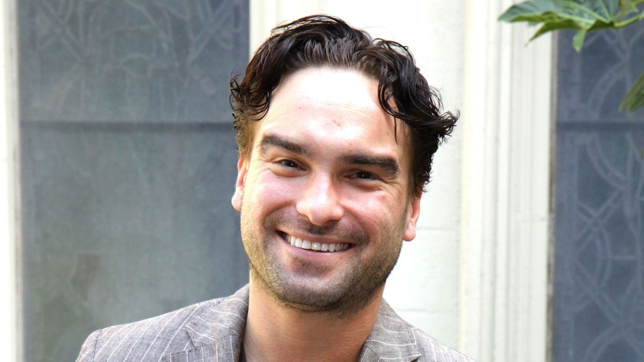Johnny Galecki's home masters the art of 'circus chic' – it shouldn't ...