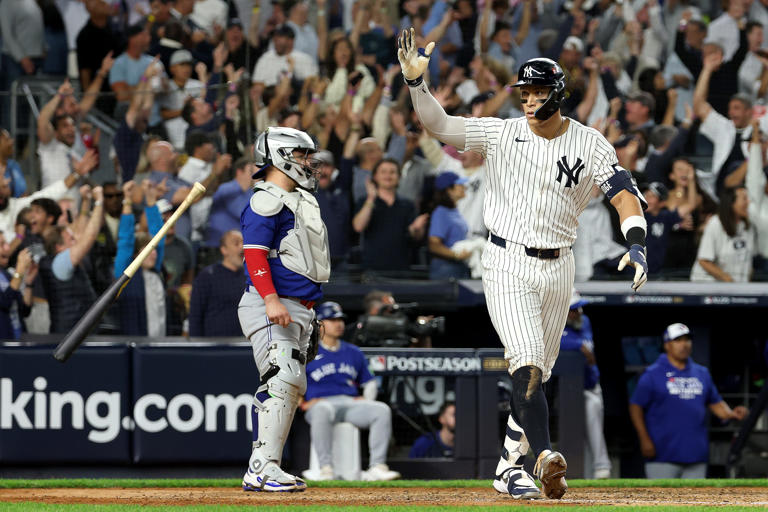 Yankees stay alive with rousing comeback vs Blue Jays in ALDS Game 3 ...