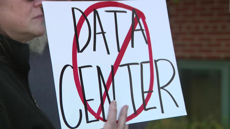 Port Washington data center; protesters, supporters clash at meeting
