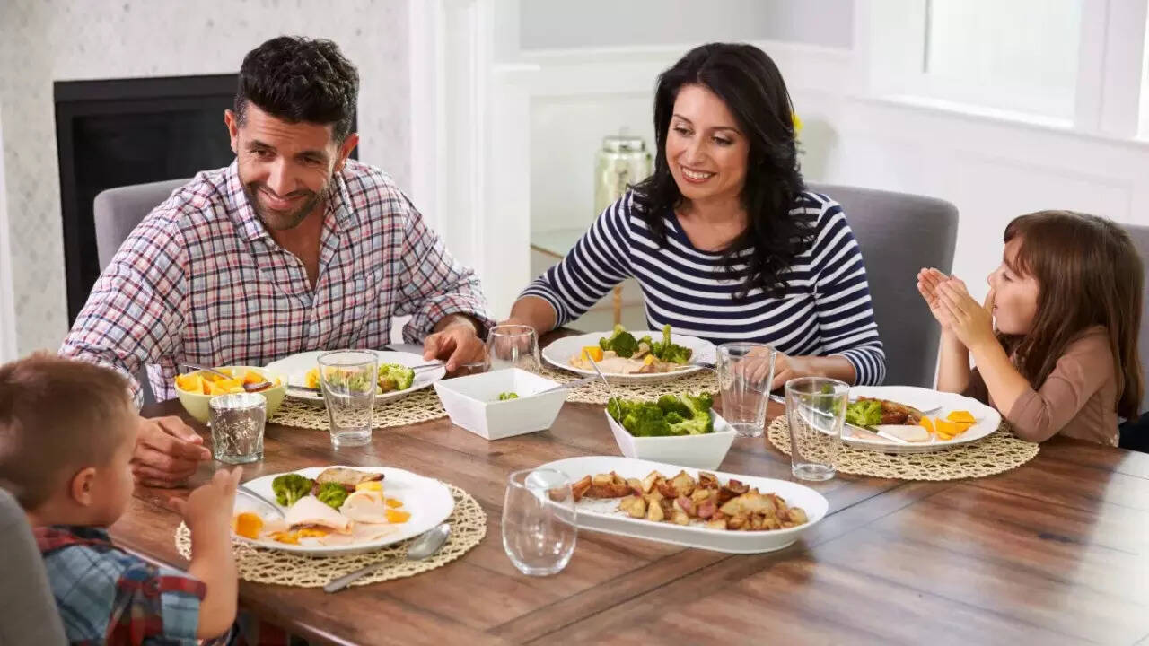 Weight loss: The 'correct' dinner time and food that helps in fat reduction